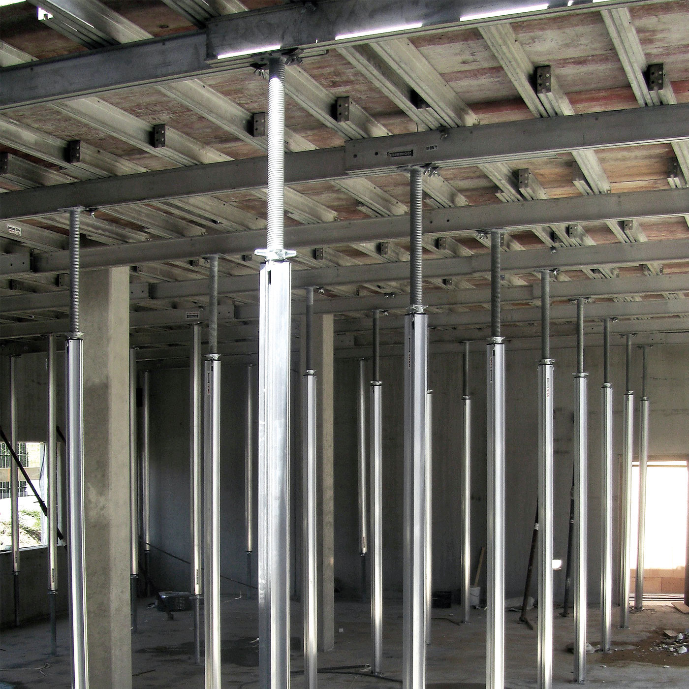 TITAN props - ISCHEBECK TITAN