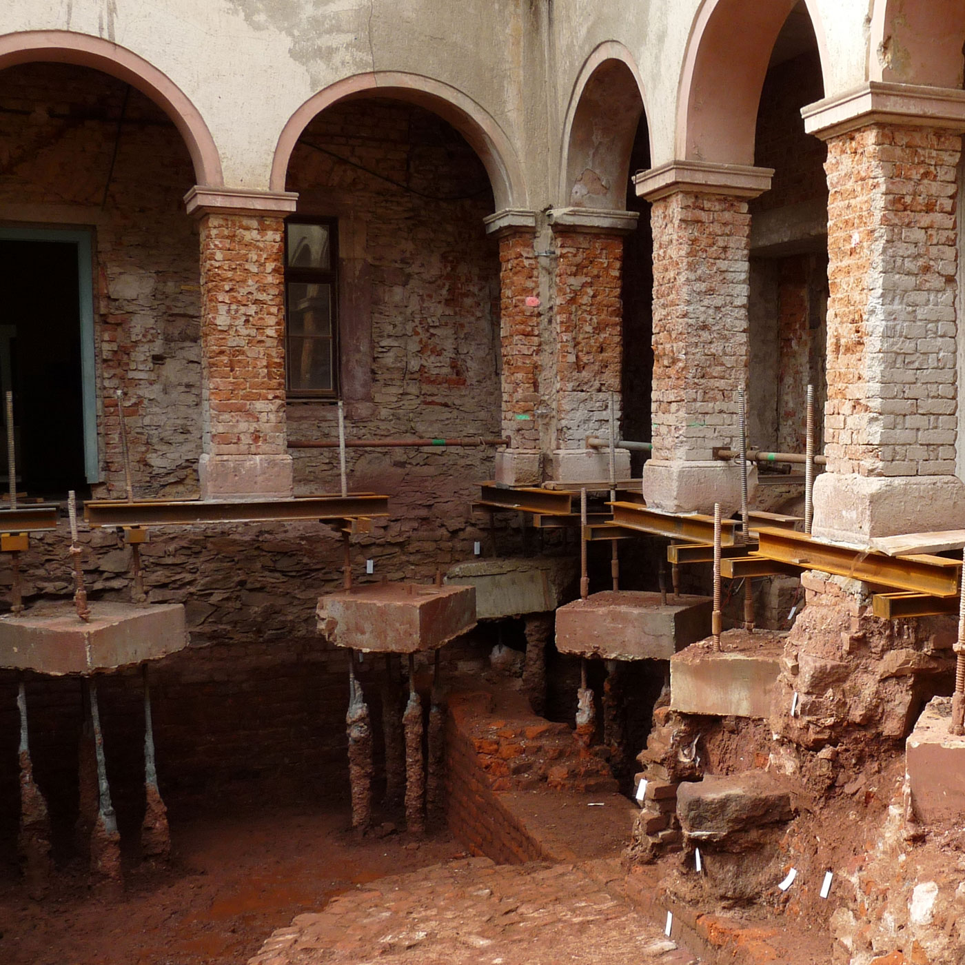 Foundations and underpinning with Micropile TITAN - ISCHEBECK TITAN