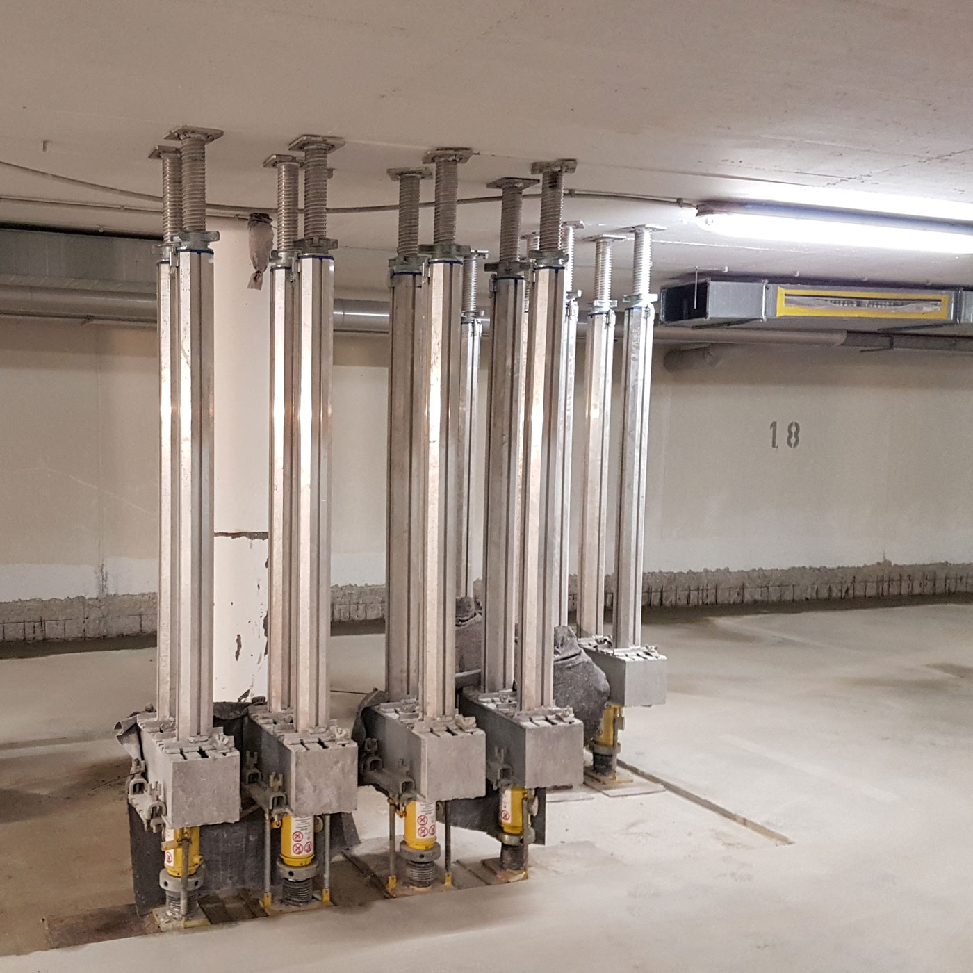 TITAN props - ISCHEBECK TITAN